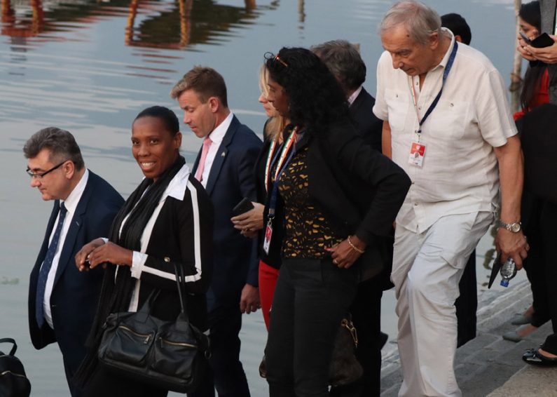 EU MP’s Spend Day in Strike Hit Kashmir – Kashmir Observer