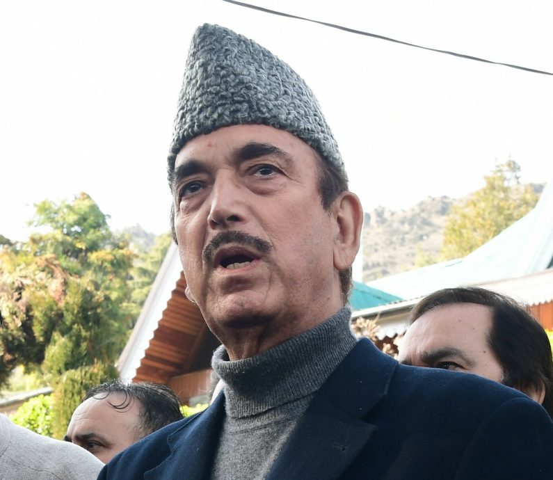 Azad Claims Abdullahs Were Consulted Before Abrogation of Art 370 ...
