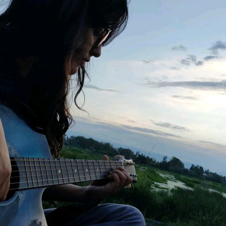 Nargis Khatoon: A New Kashmiri Singing Sensation With Celebrity Fanbase ...