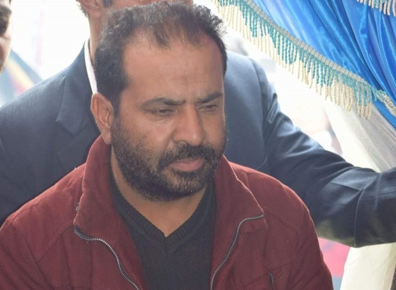 Kashmiri Teacher’s Blood Campaign Comes in Handy in Pandemic – Kashmir ...