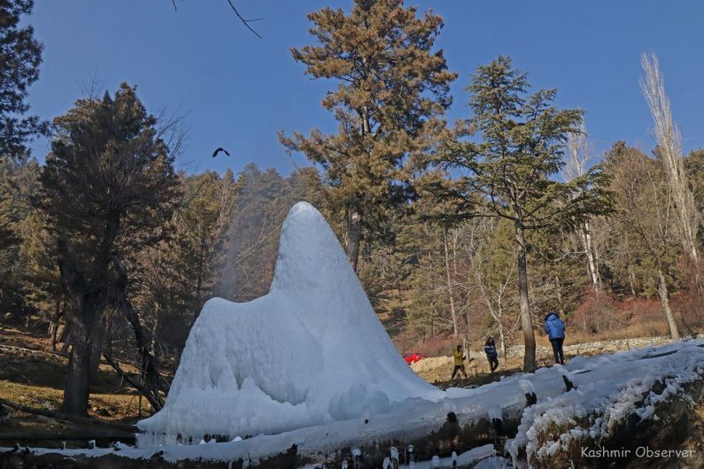 Drang Waterfall Freezes- Photo Story – Kashmir Observer