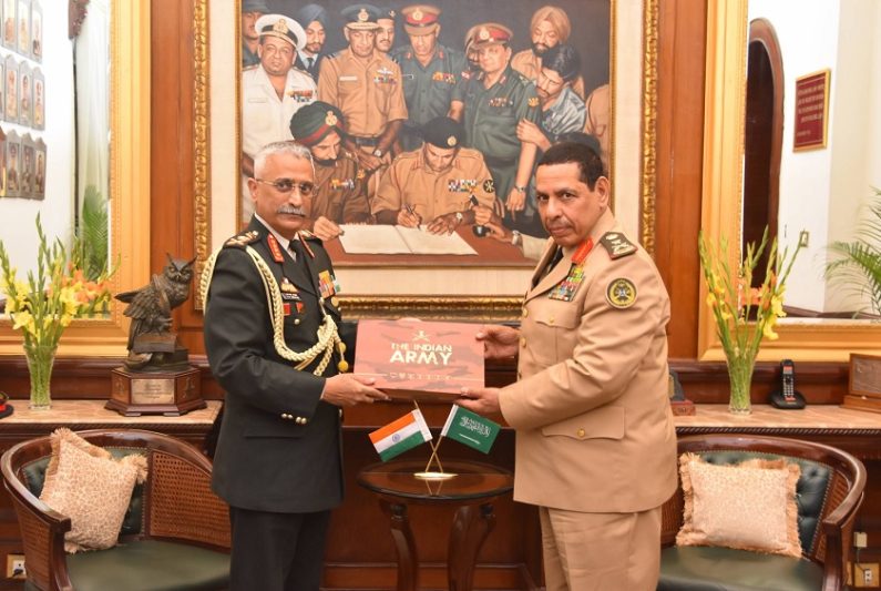 Army Chief Holds Talks With Saudi Arabian Commander – Kashmir Observer