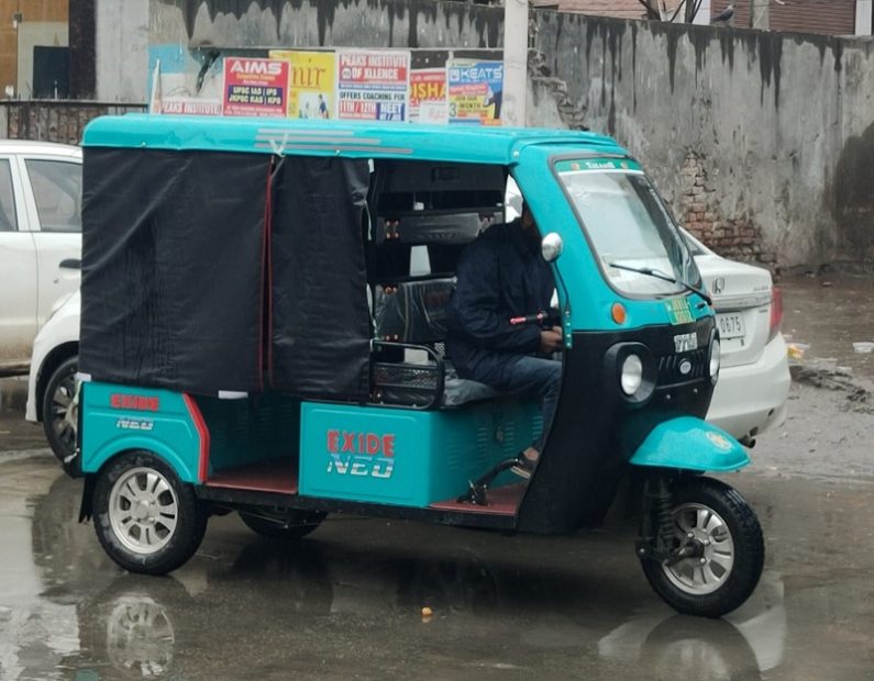 E-Rickshaws Emerging As ‘Safest’ Mode Of Transport For Women – Kashmir ...