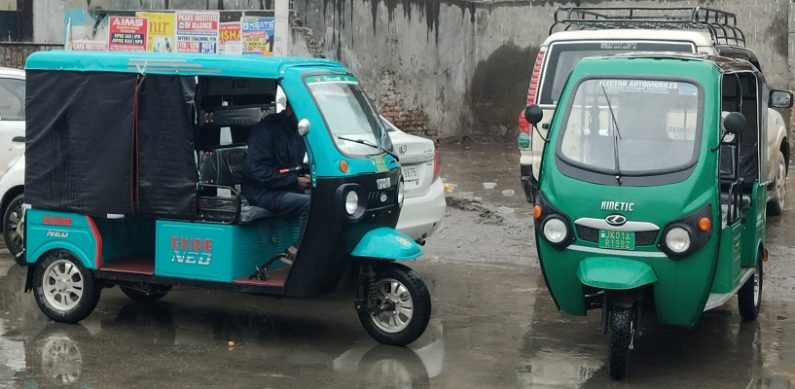 J&K E-Rickshaw Fare Set At Rs 10/km, Meters Mandated – Kashmir Observer