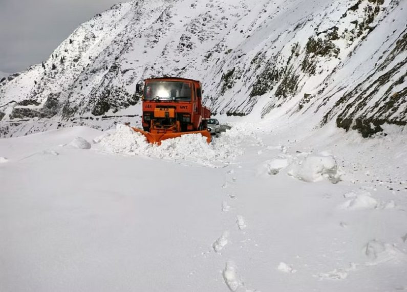 Mughal Road Closed After Fresh Snowfall – Kashmir Observer