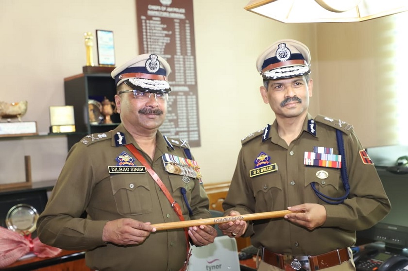 RR Swain Takes Over As 17th DGP Of J&K – Kashmir Observer