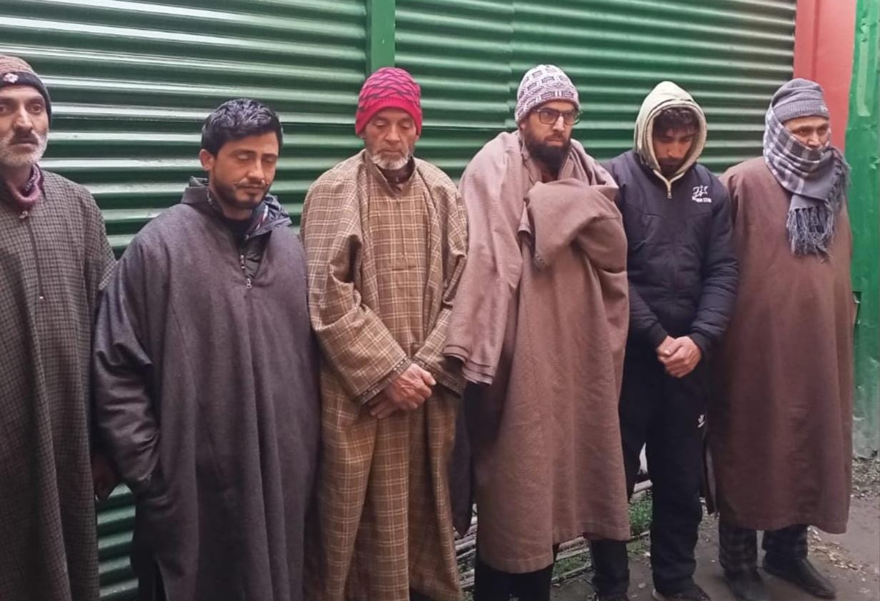 6 Held For Running Honey-Trap & Job-Scam Network – Kashmir Observer