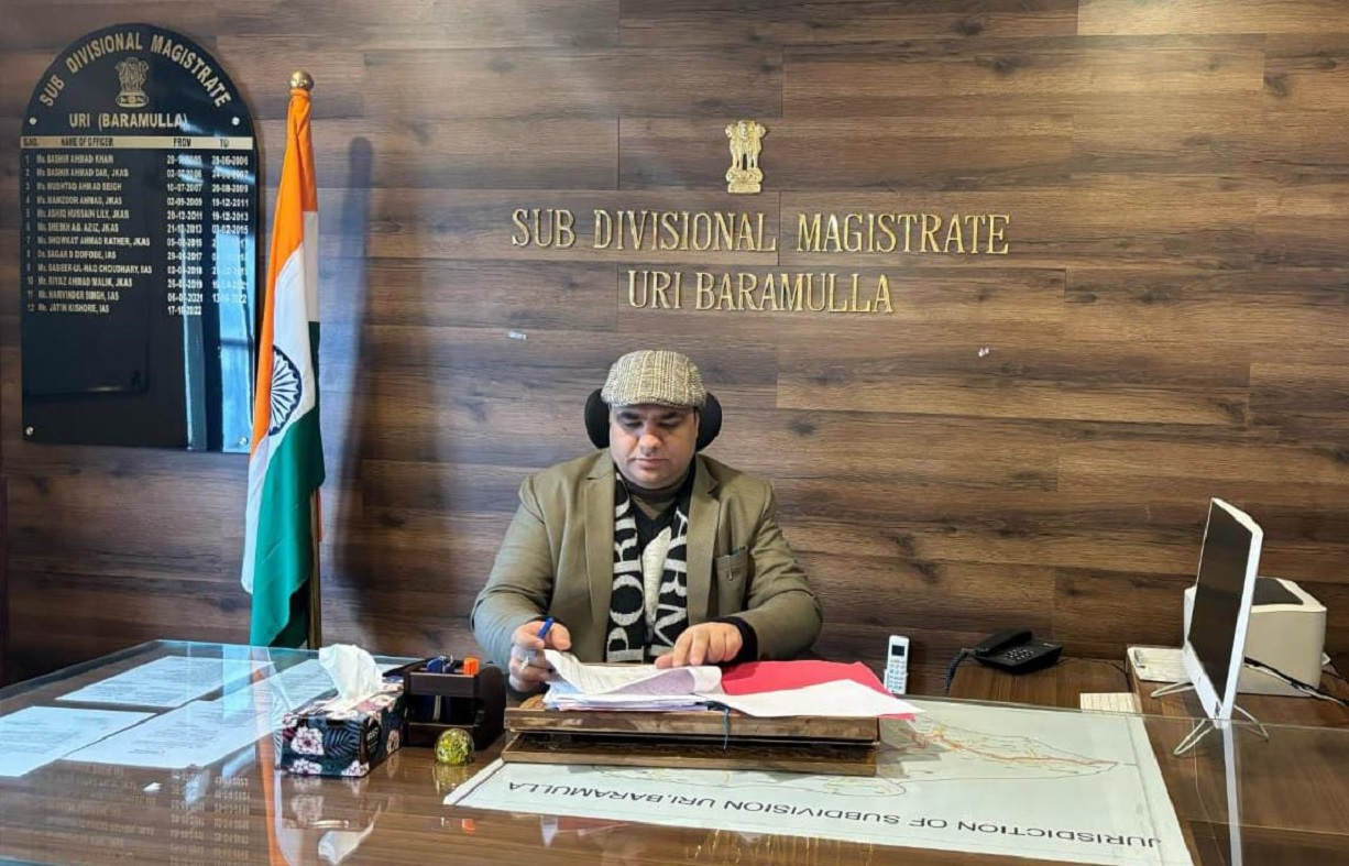 Javid Ahmad Rather Assumes Charge as SDM Uri – Kashmir Observer