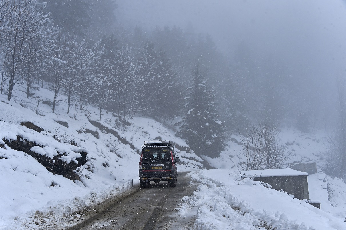 Fresh Snowfall in Parts of North Kashmir – Kashmir Observer