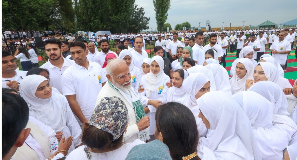 PM Modi Interacts With Students Of HSS Sonwar – Kashmir Observer