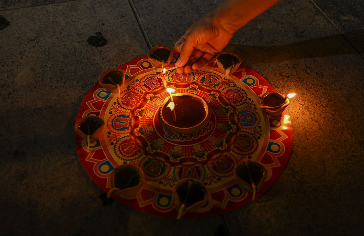 In Photos: Diwali Celebrated At Srinagar’s Iconic Clock Tower – Kashmir ...