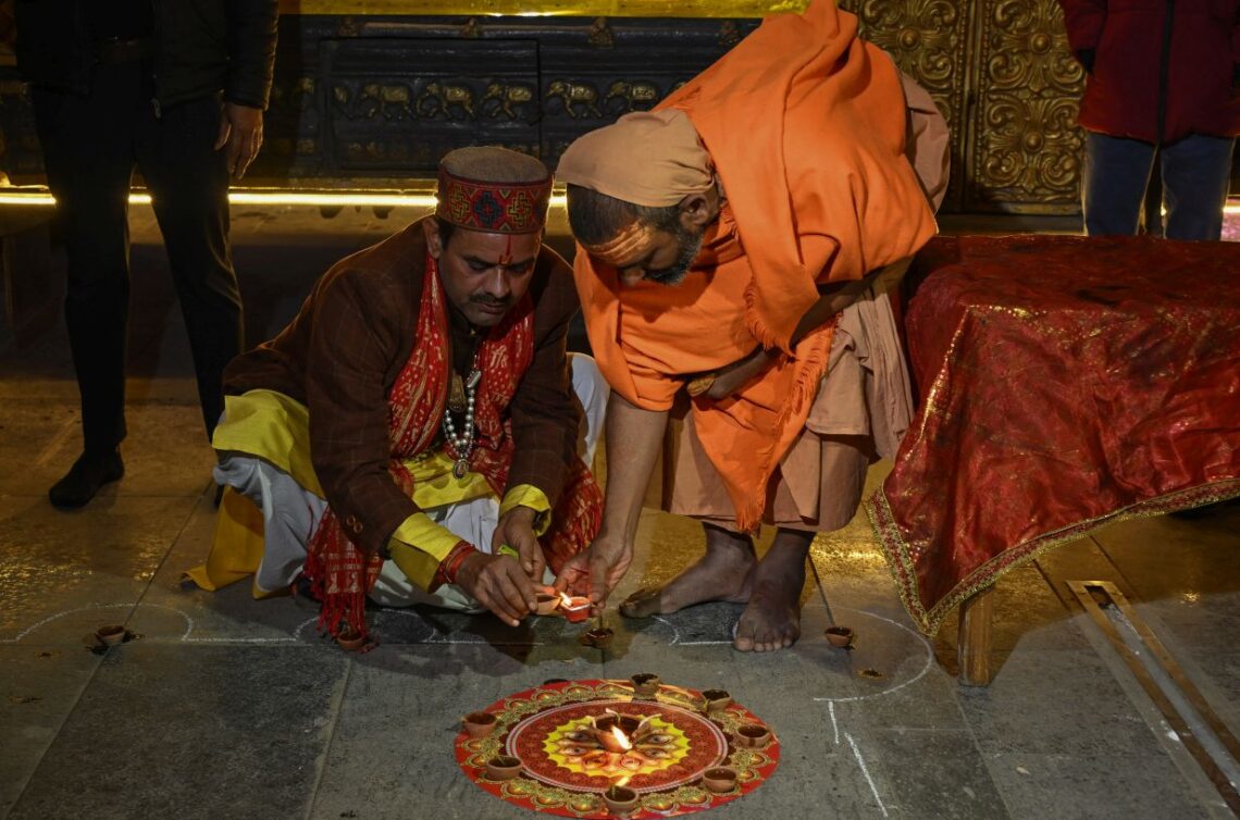 In Photos: Diwali Celebrated At Srinagar’s Iconic Clock Tower – Kashmir ...