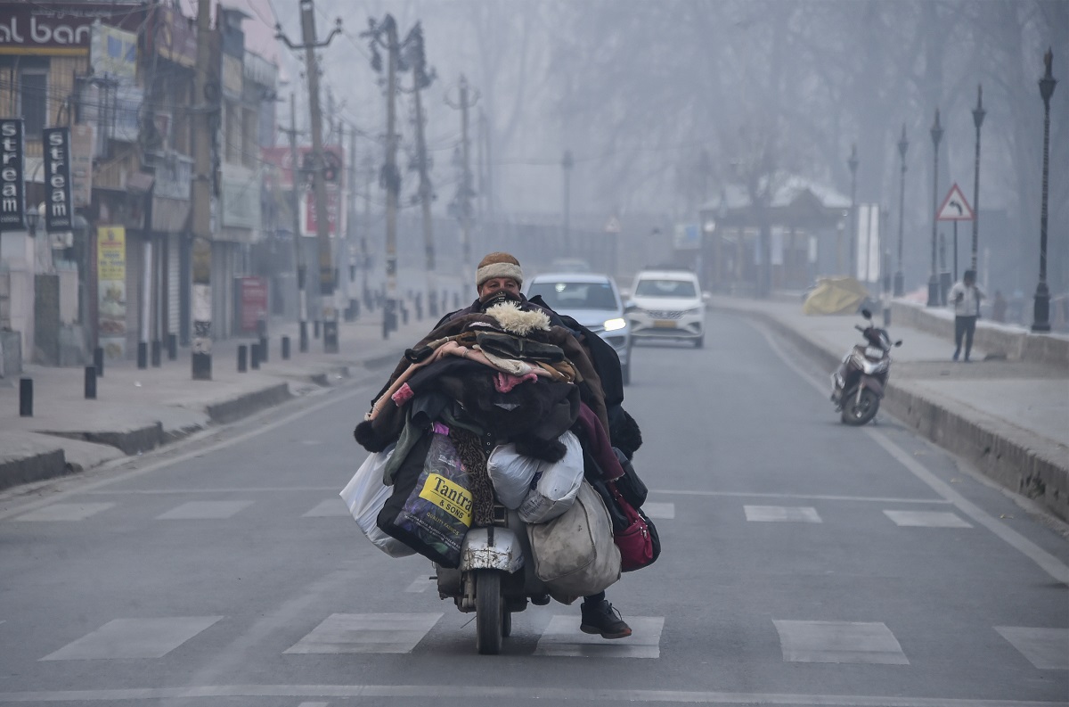 Amid Freezing Temp, RTO Kashmir Issues Advisory For Motorists, Riders ...