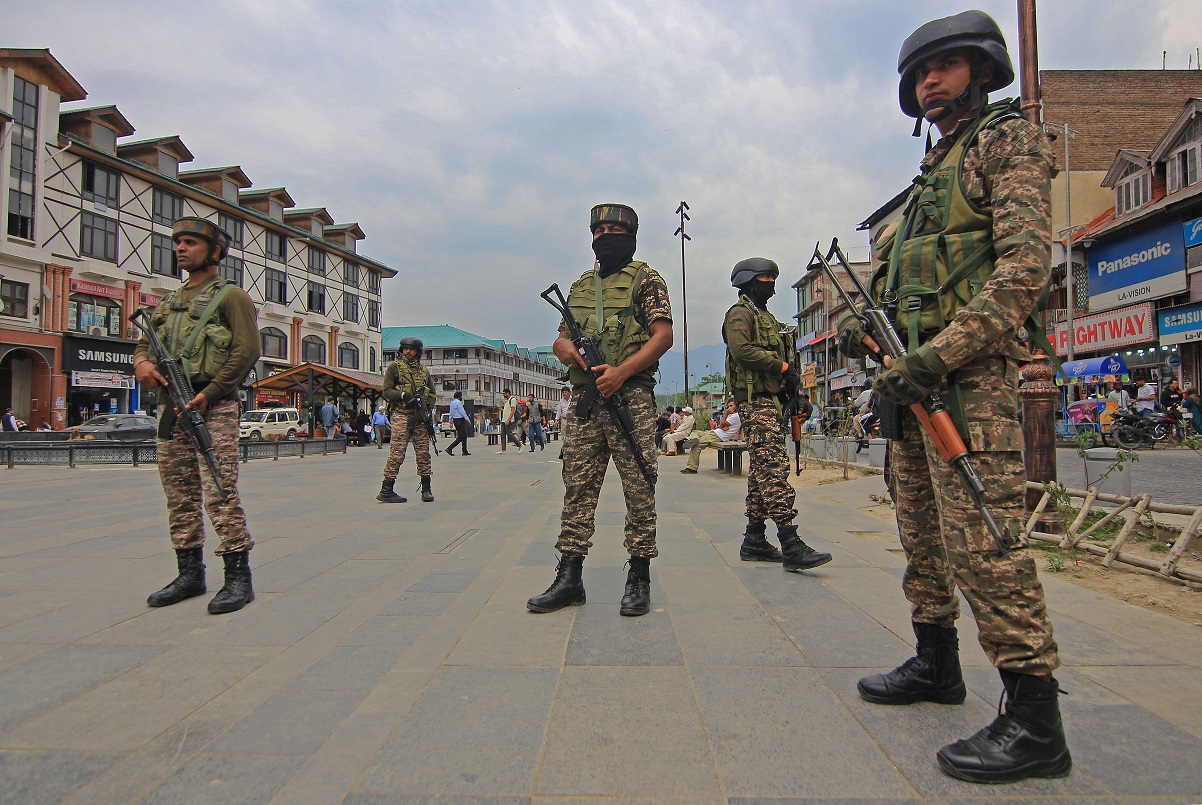 Drones, CCTVs & Checkpoints: Security High For I-Day in Kashmir – Kashmir Observer