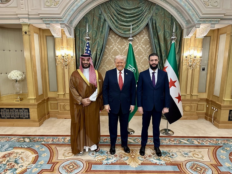 Trump Meets Syrian Leader Ahmad Al-Sharaa In Saudi Arabia – Kashmir ...