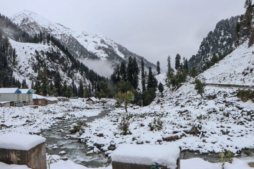 Snowfall Rejuvenates Water Bodies in Kashmir - Kashmir Observer