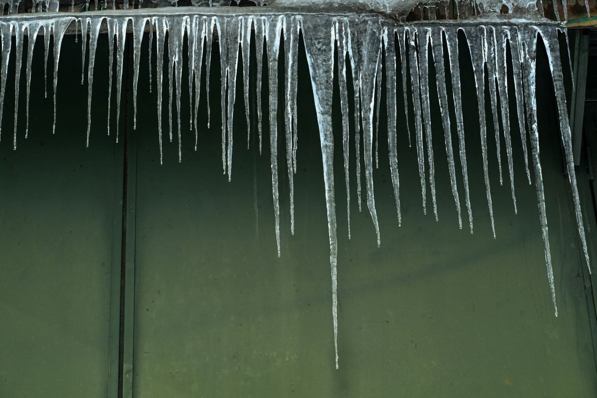 In Photos: Winter Crowds Throng Snow-clad Gulmarg – Kashmir Observer