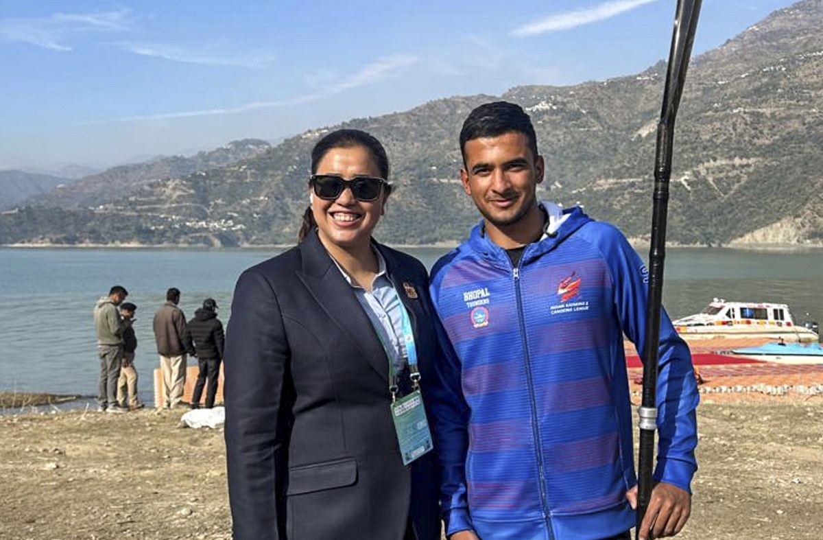 Dal Lake Teen Kayaker Mohsin Ali Eyes Olympic Dream - Kashmir Observer